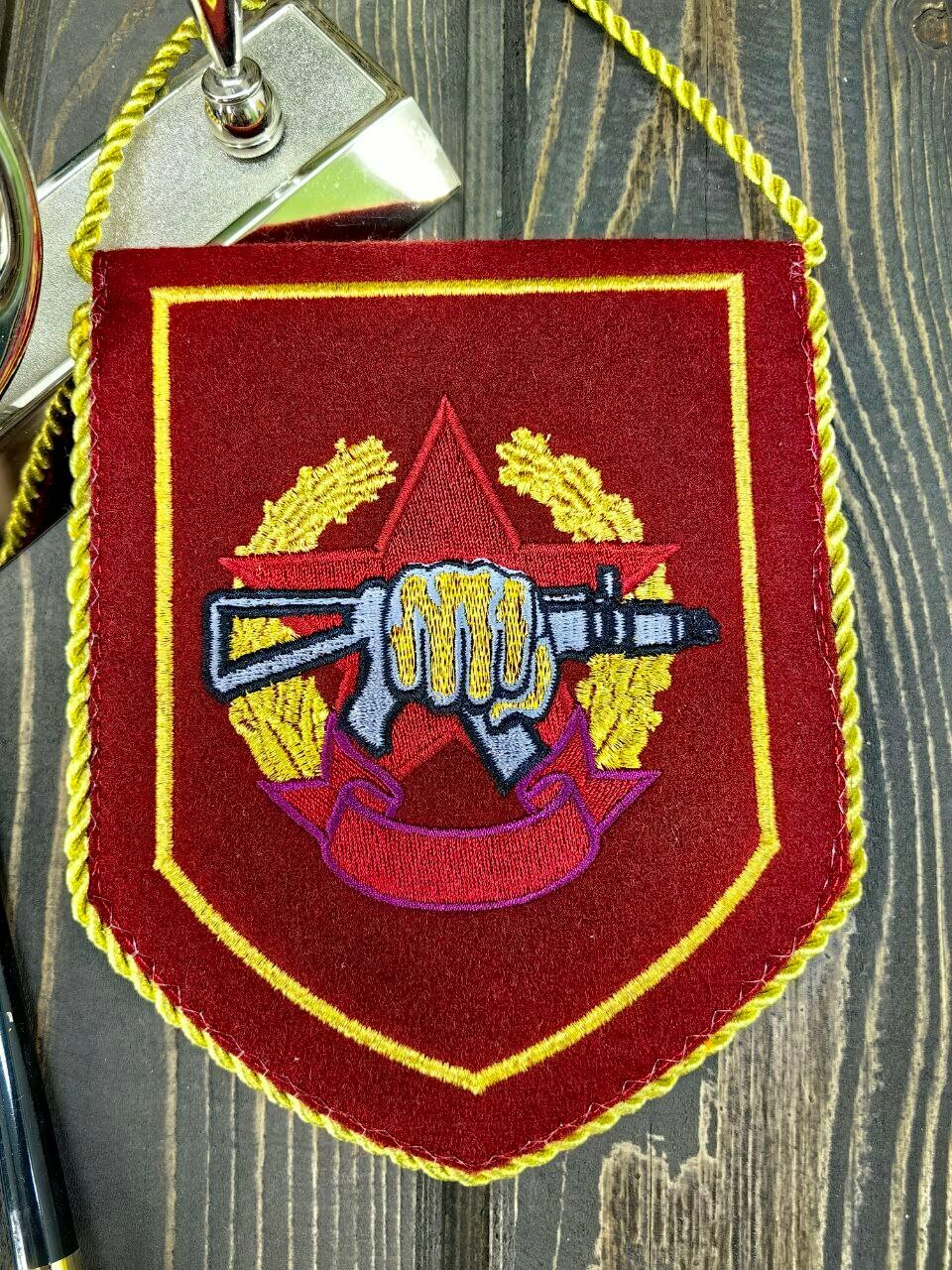 Вымпел спецназ / боевая единица / кулак С автоматом вышитый 13х16 краповый