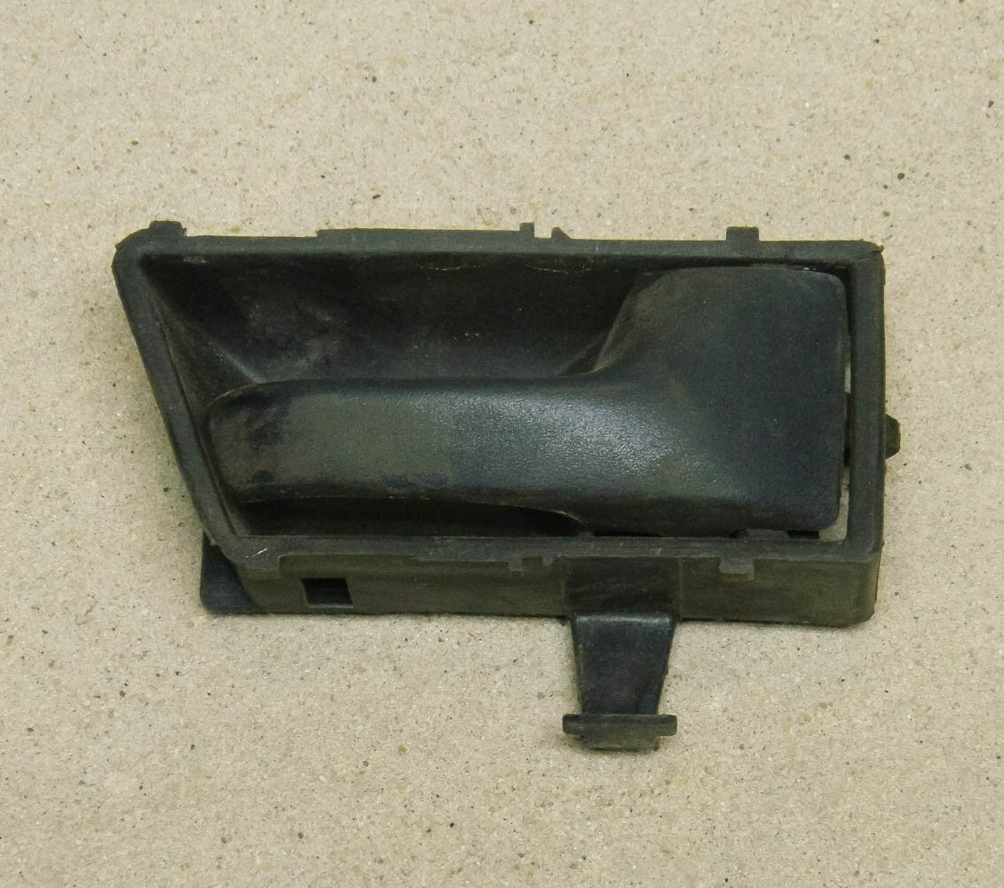 Ручка двери правой внутренняя VW Golf 2 `