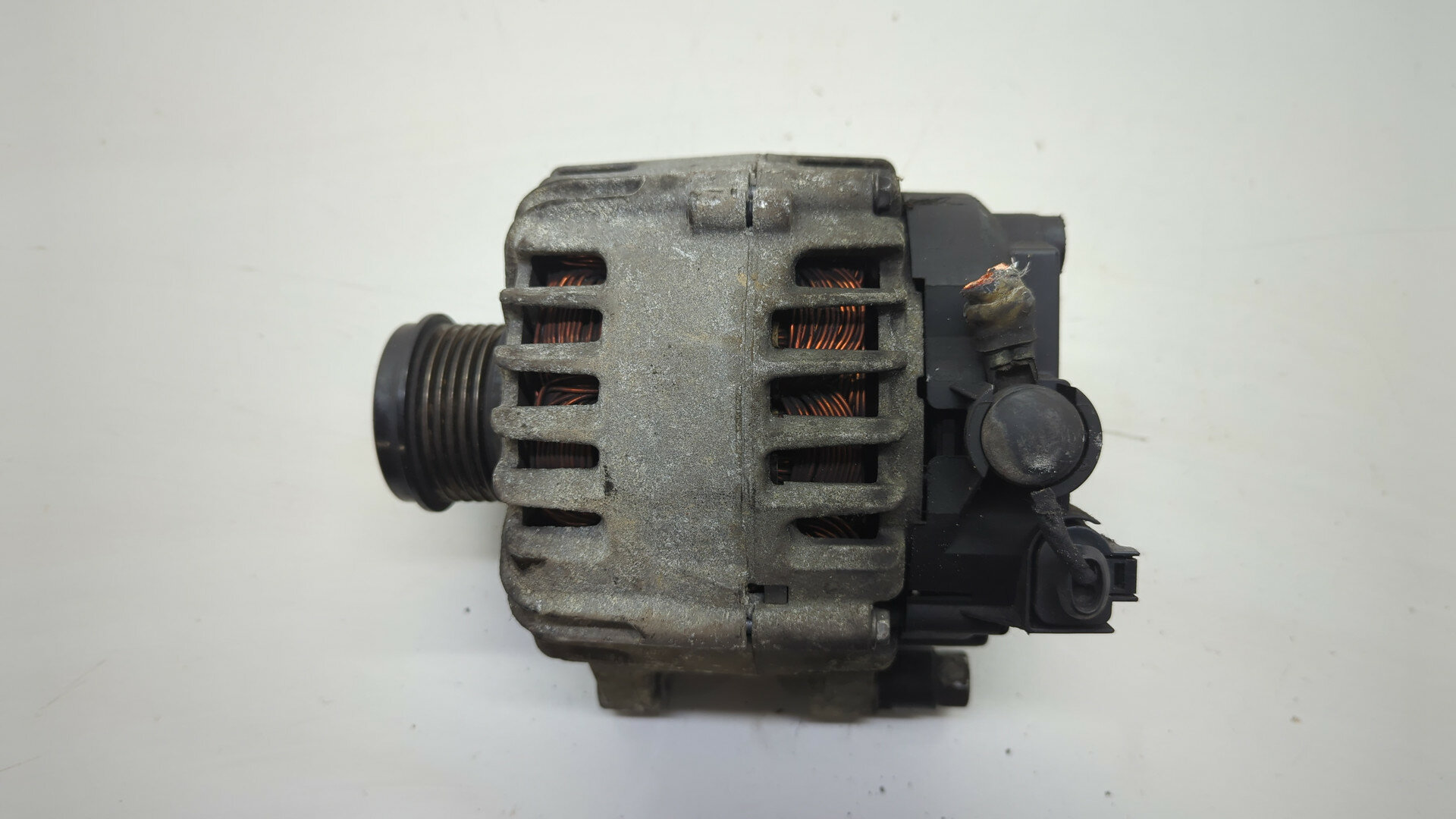 Генератор Volvo V50 Б/У