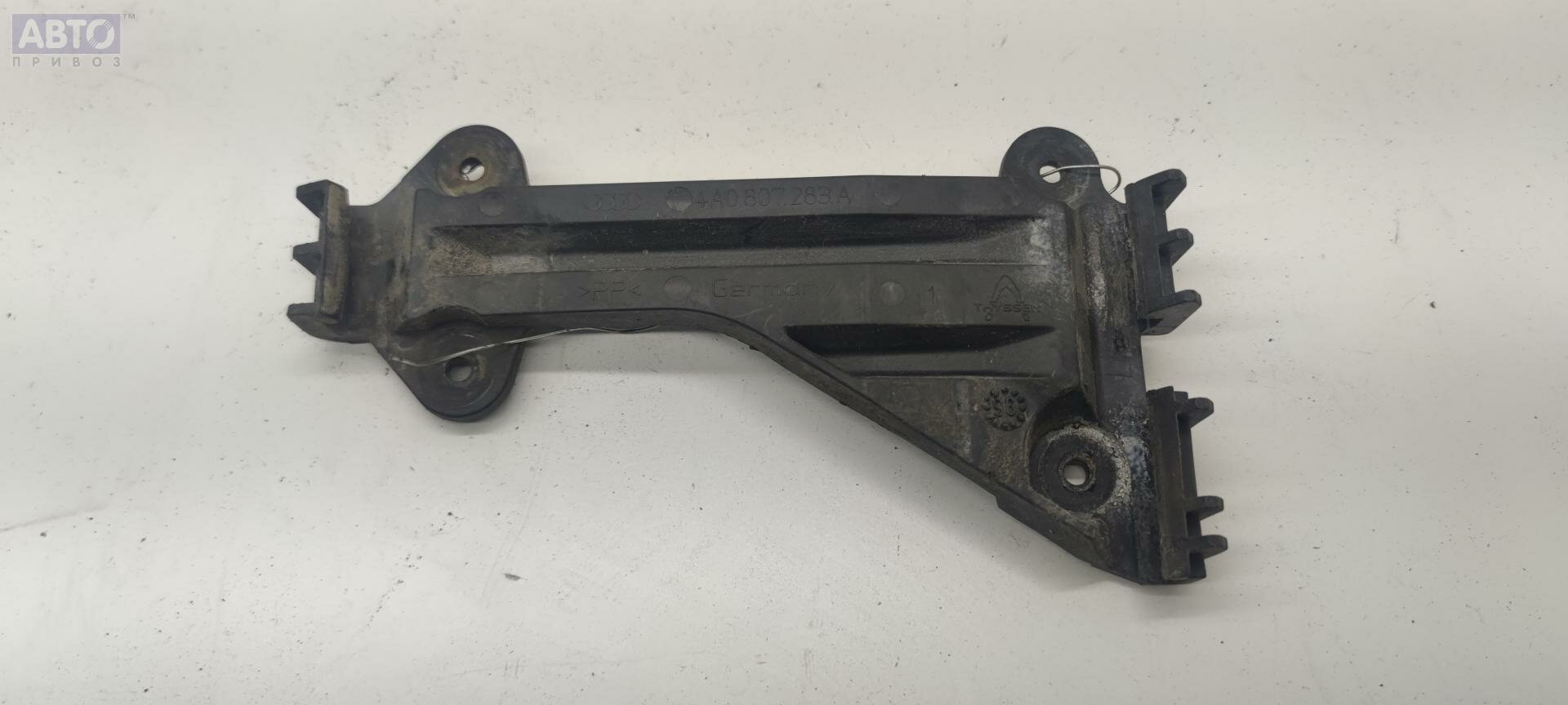 Кронштейн бампера переднего Audi A6 C4 (1994-1997)