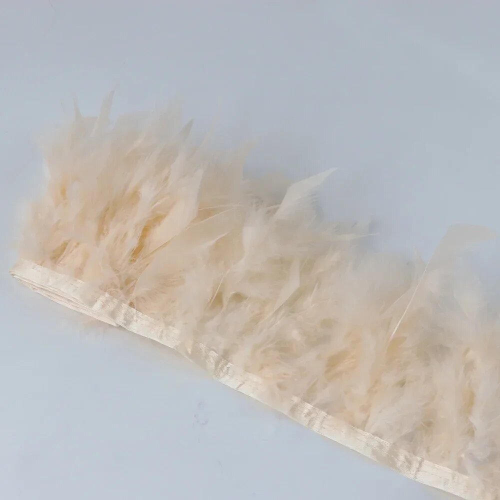 Многоцветная лента с перьями индейки Белый, Champagne