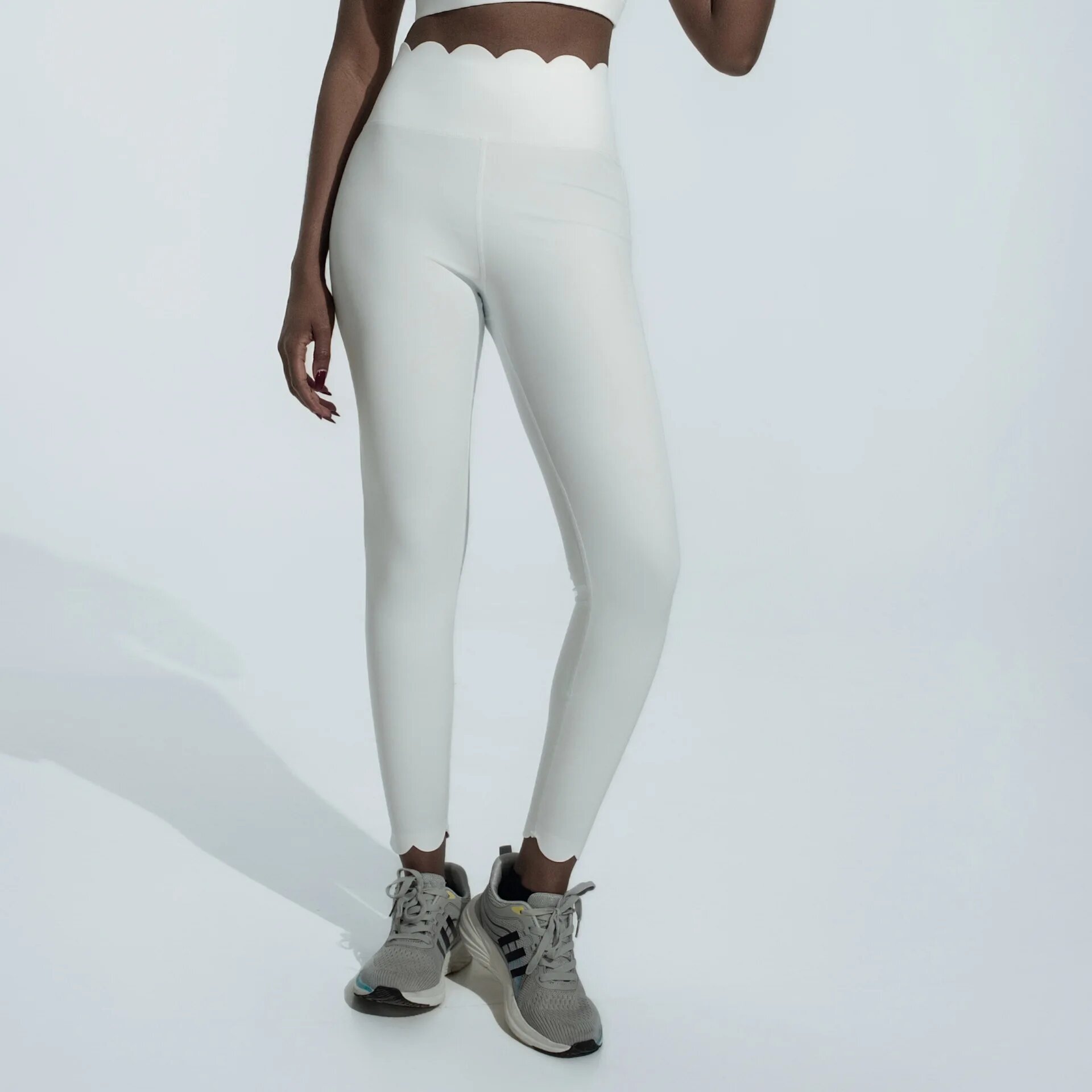 Топ спортивный LEMONENO