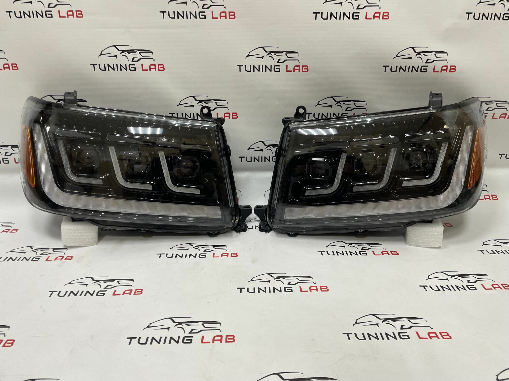 Фара автомобильная