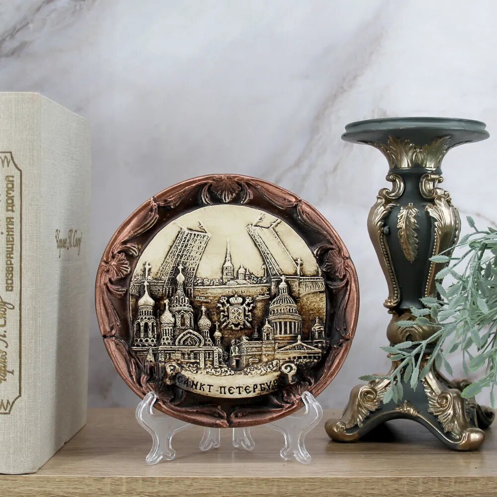 Сувенирная Тарелка Панно на подставке Достопримечательности Санкт-Петербурга , рельефная , 15 см , ручная роспись , гипс