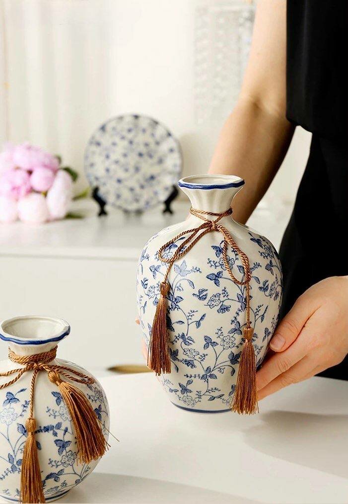 Интерьерная ваза - колба для цветов и сухоцветов с узким горлом 21.5 см