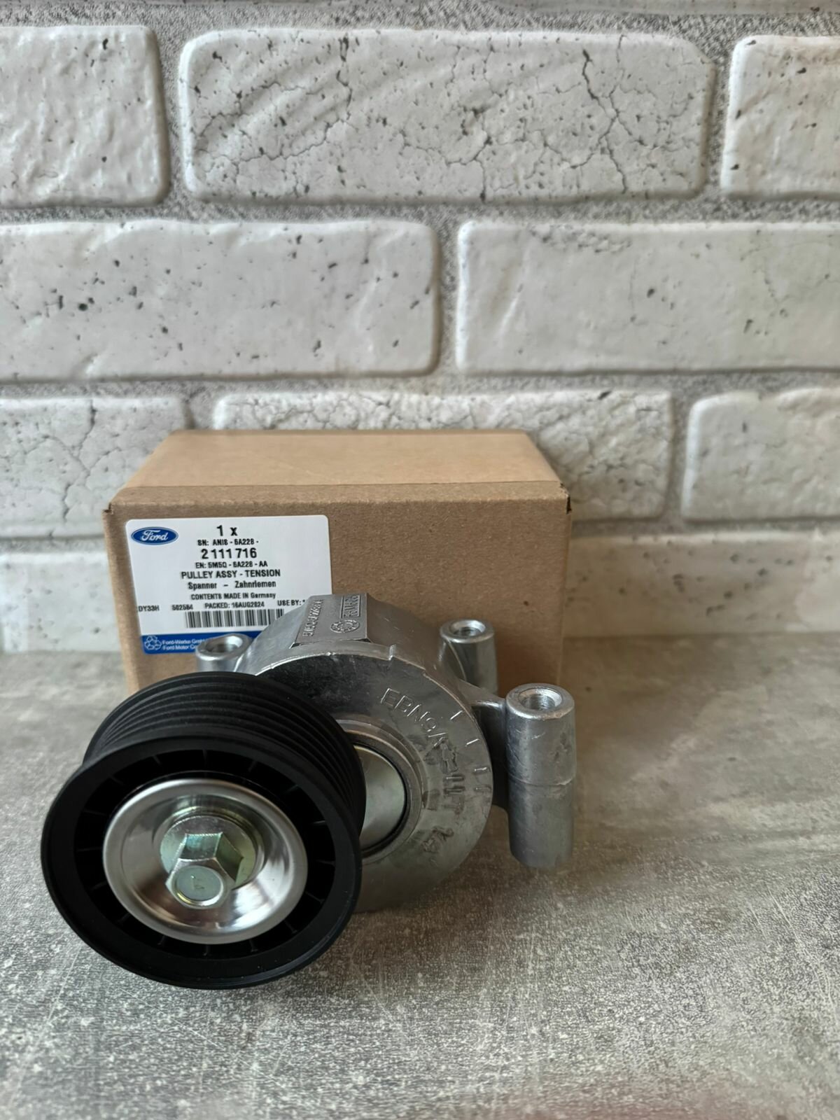 2111716 Оригинальный натяжитель ремня Ford