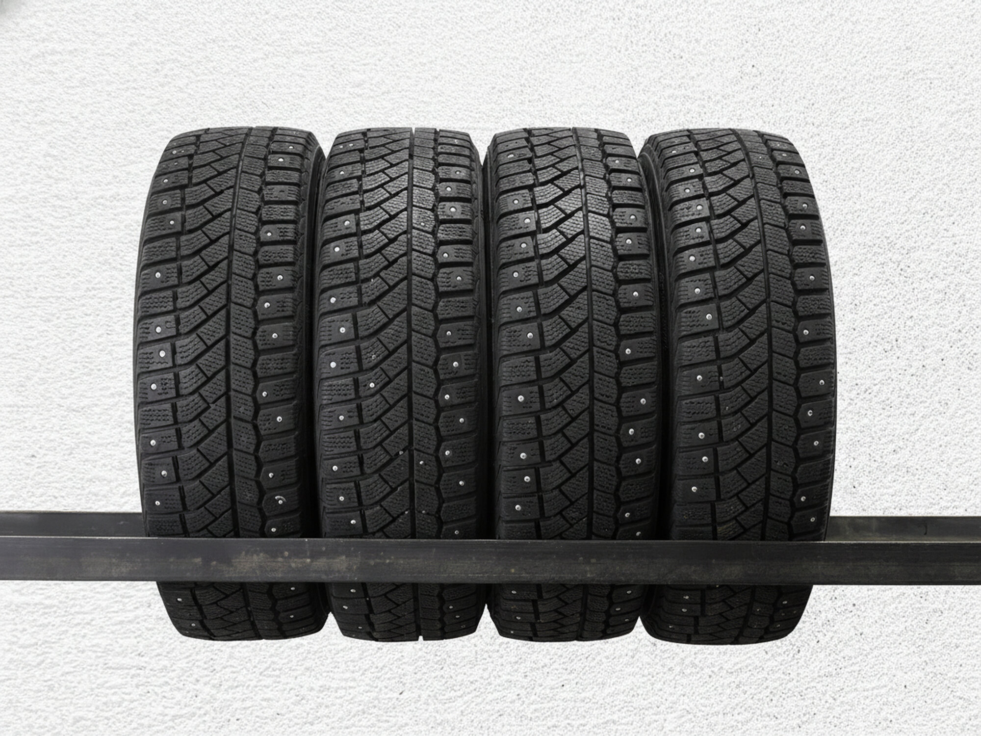 Зимние шины шипованные Viatti Brina Nordico V-522 185/65 R15 15.0% износ PT0010444 TSB053542