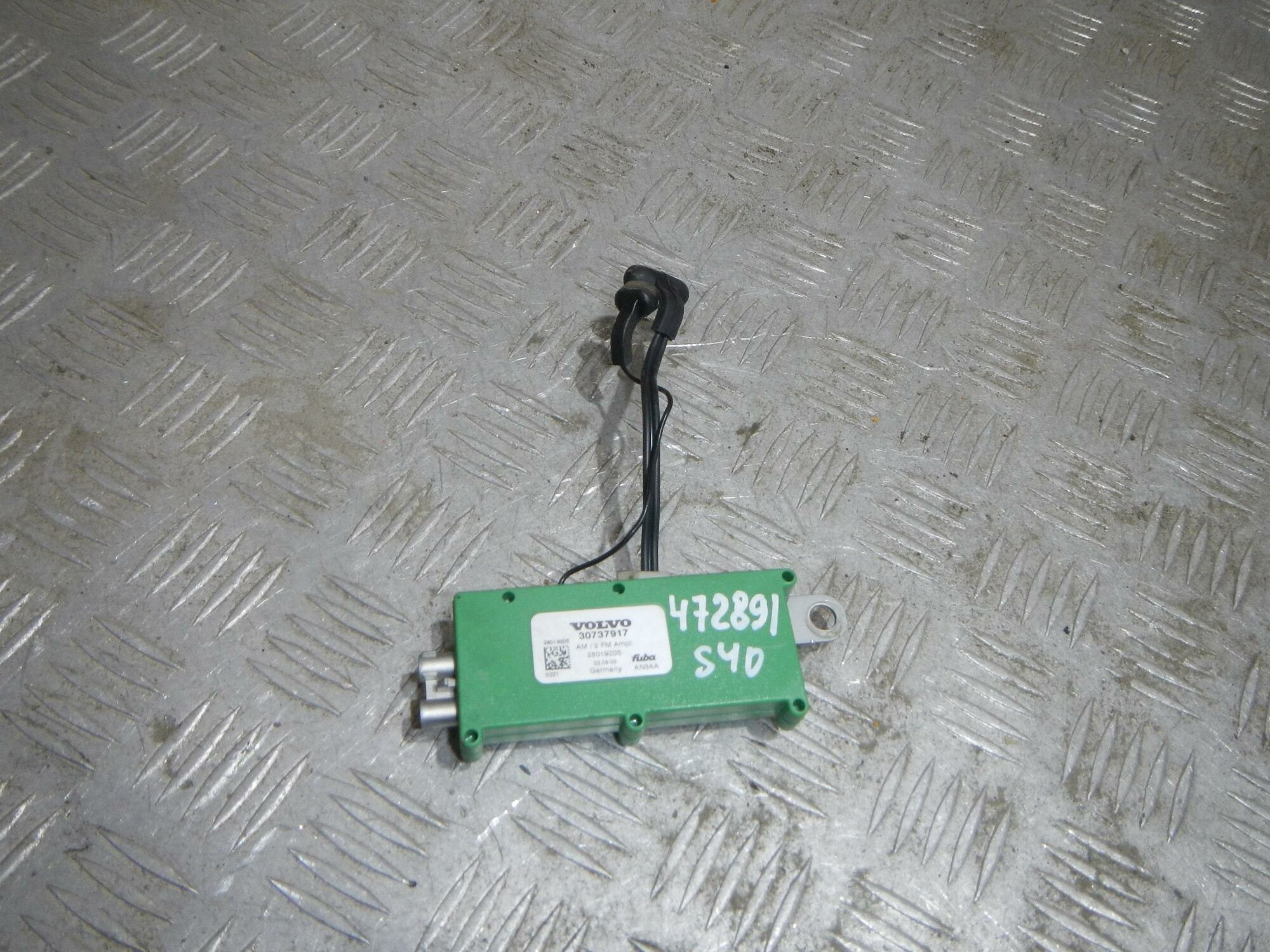 Б/У Антенна, Volvo (Вольво)-S40 (04-) VOLVO S40 (04-) Усилитель антенны. Без видимых повреждений. 472891 VOLVO арт. 30737917