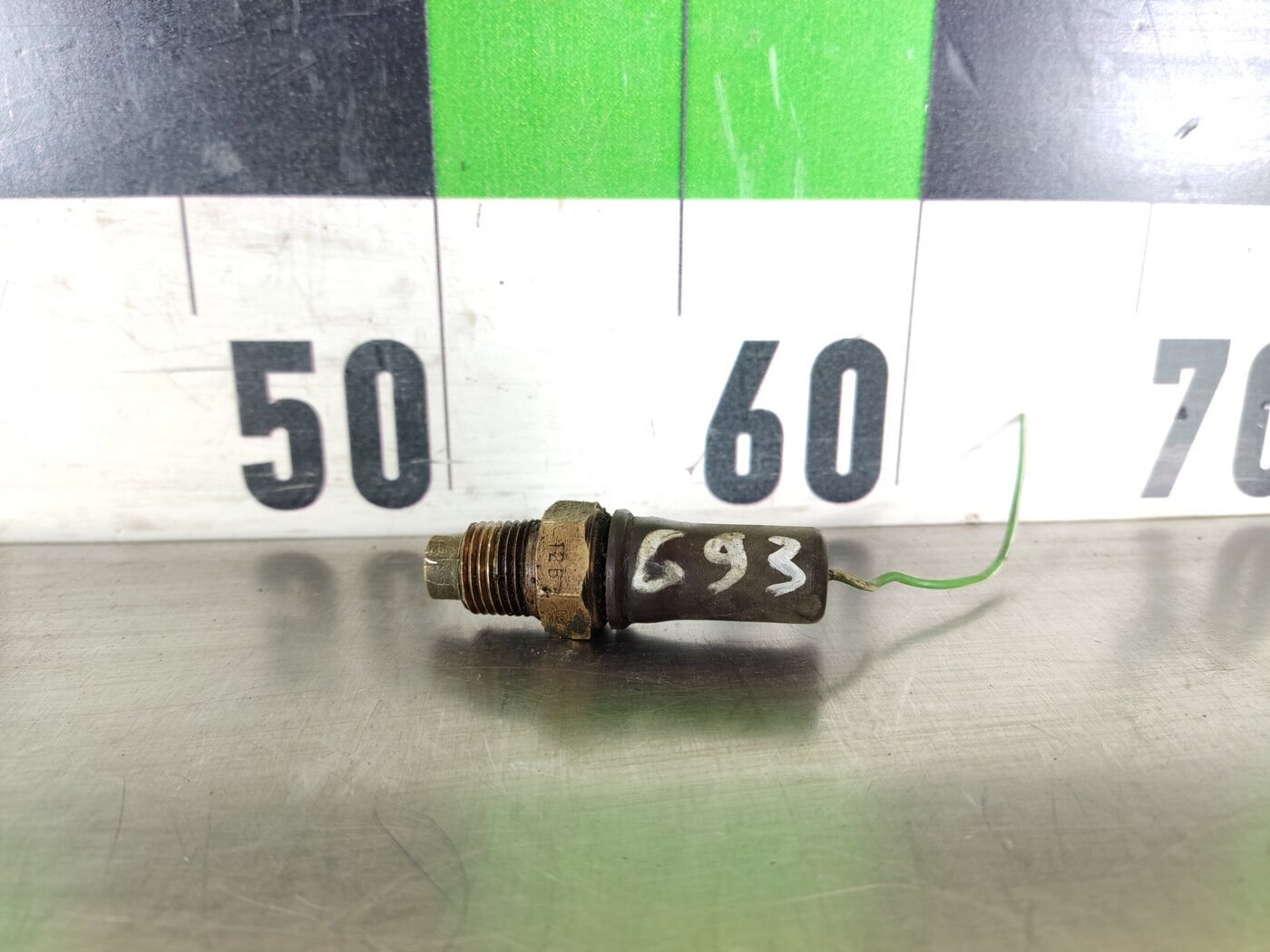 Датчик температуры жидкости VAZ 2114 21010380860000