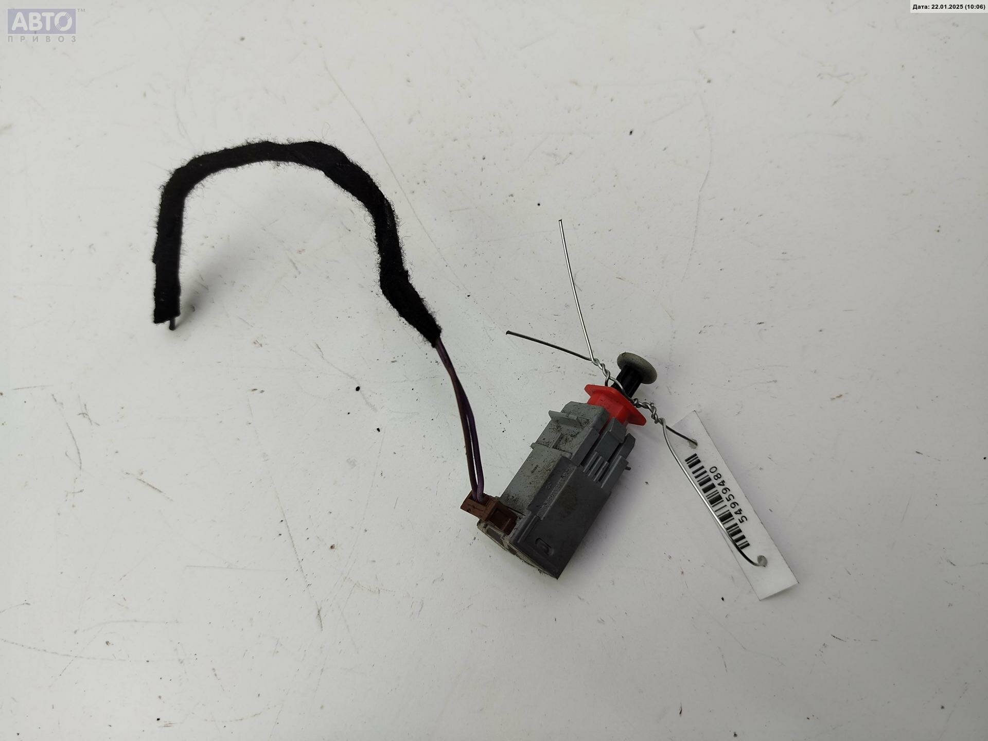 Выключатель концевой (концевик) Opel Corsa D (2006-2014)