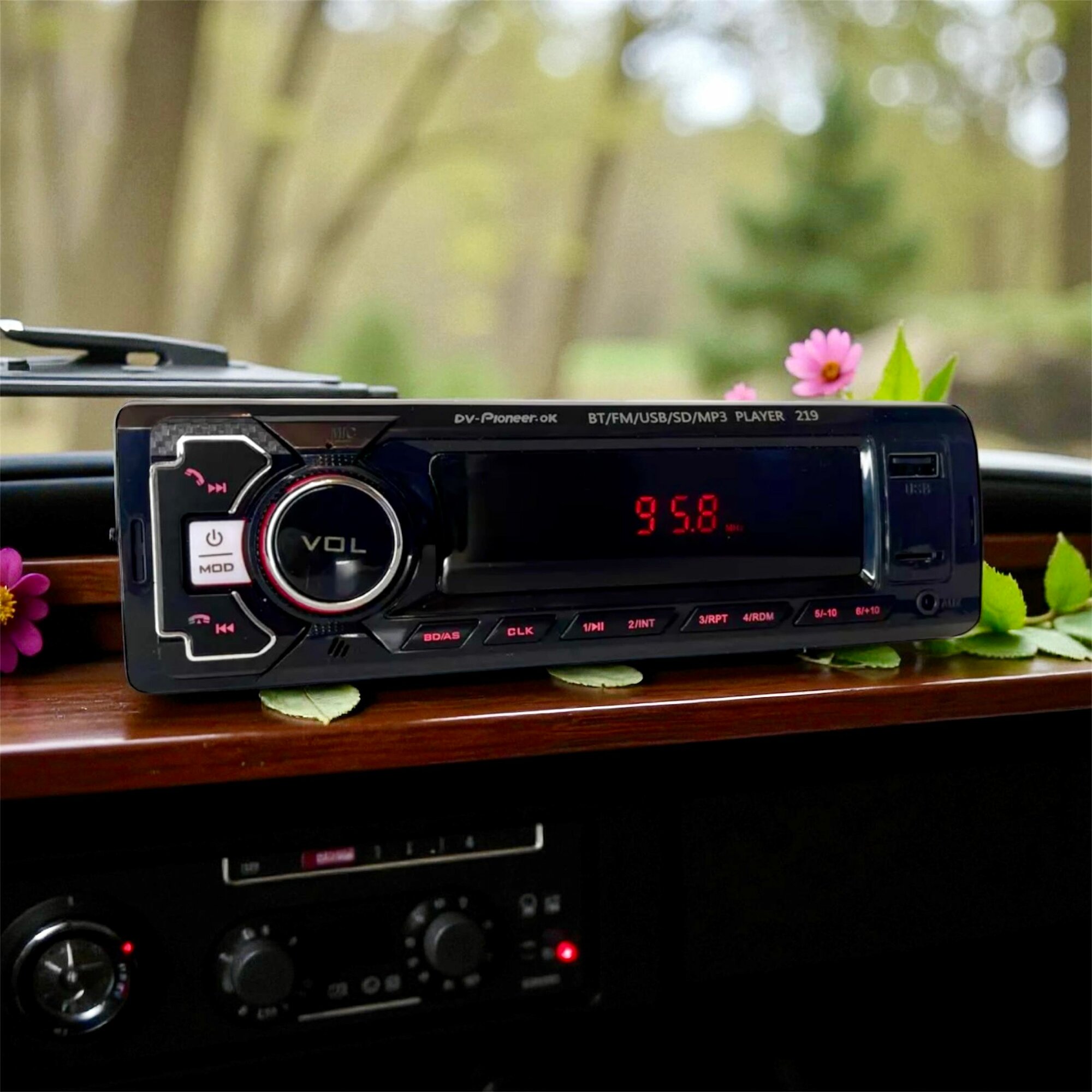 Магнитола автомобильная 1 DIN 219