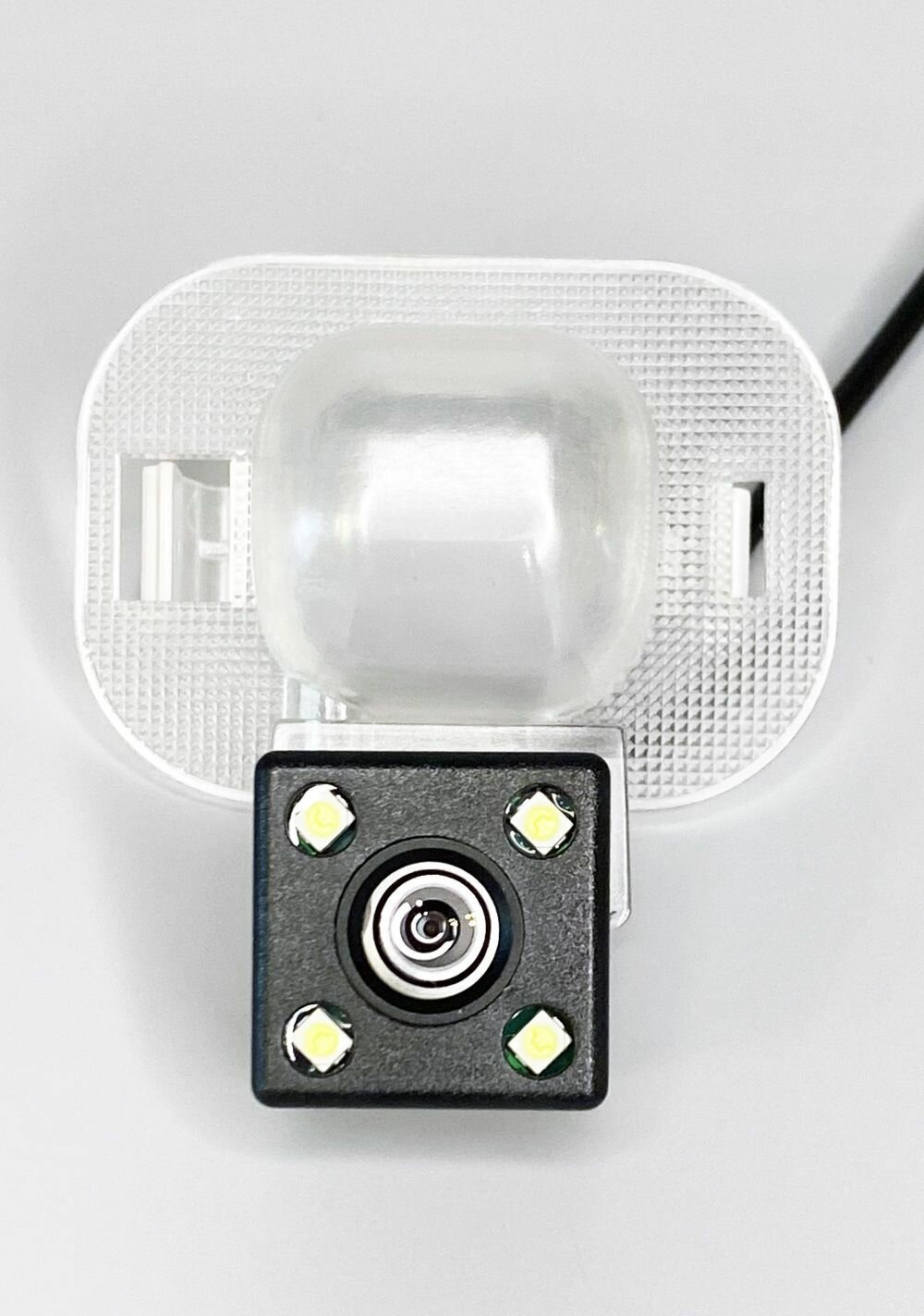 Камера заднего вида для Хендэ Солярис 1 Седан (Hyundai Solaris 1 Sedan) 2011-2016