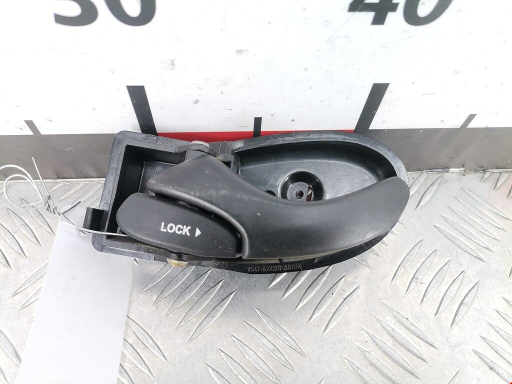 Ручка двери внутренняя задняя левая Ford Focus 1 XS41A22601AK арт. 1795178