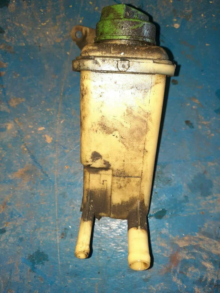 Бачок гидроусилителя Audi A6 C5 2000 8D0422373C