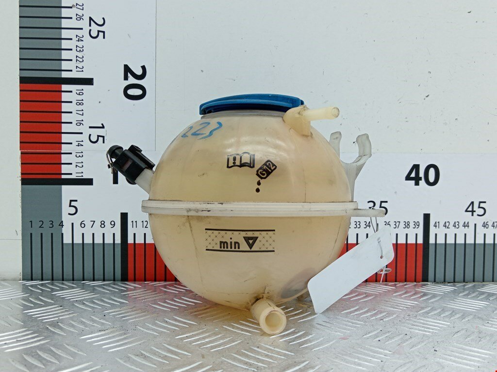 Бачок расширительный Audi A3 8P 1K0121407A арт. 1802197