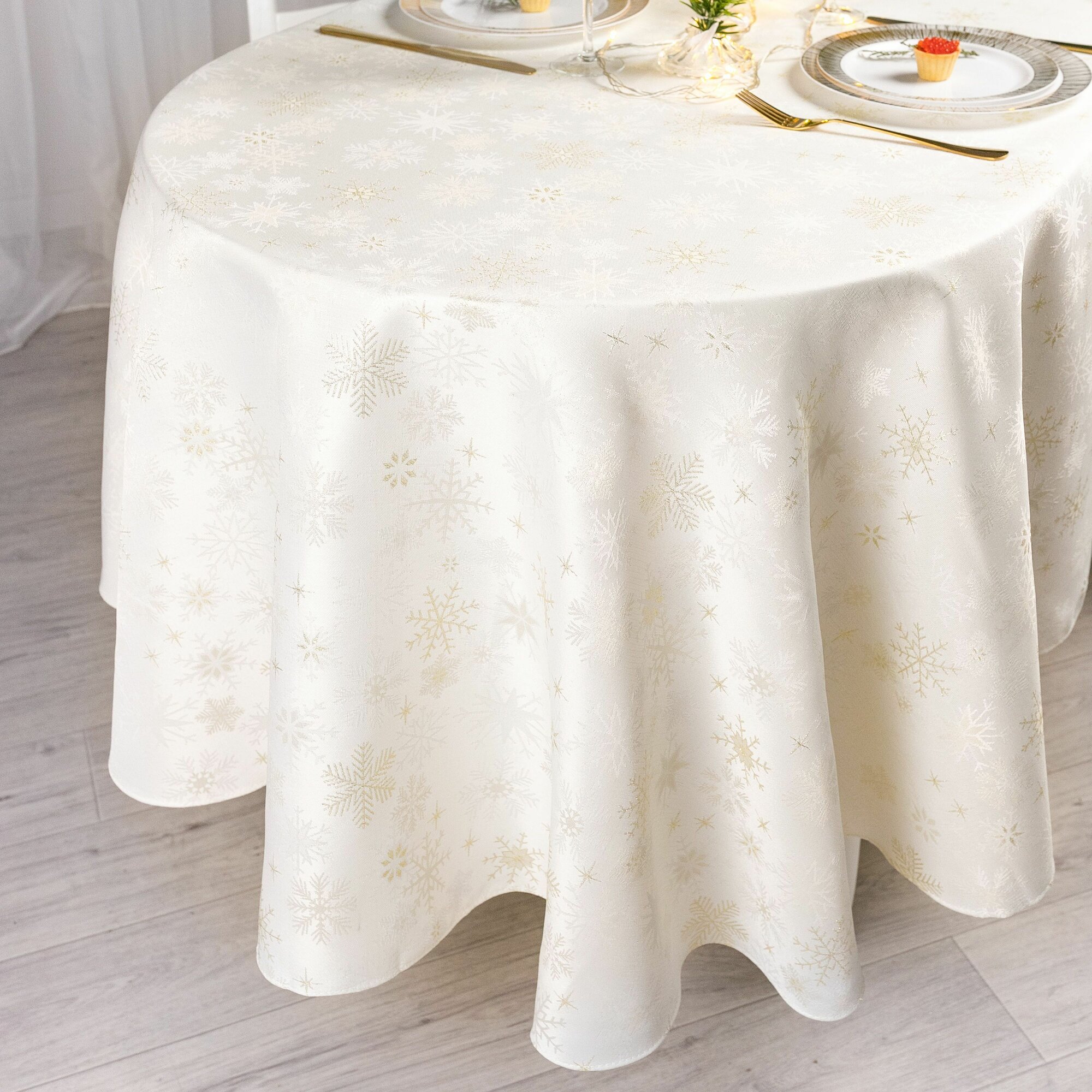 Скатерть Wellness овальная на стол 250х150