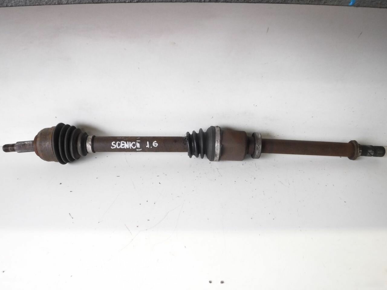 Полуось передняя правая Renault Scenic II (2003—2006) 8200375538