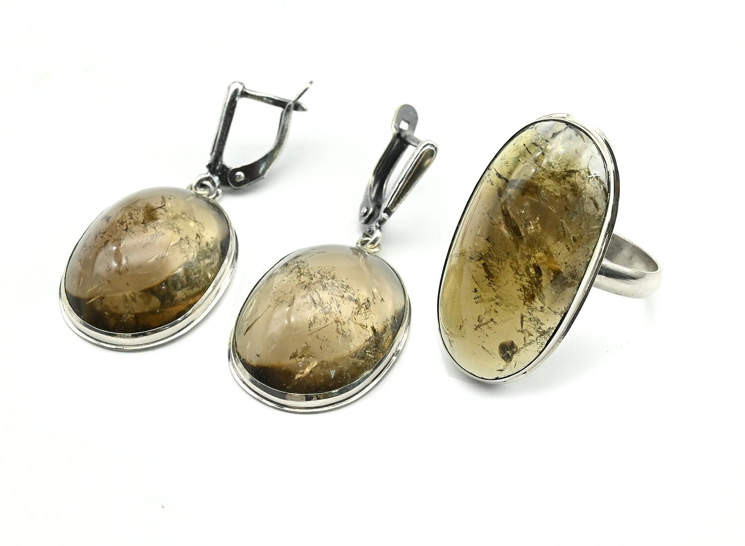 Комплект бижутерии: серьги, кольцо, топаз