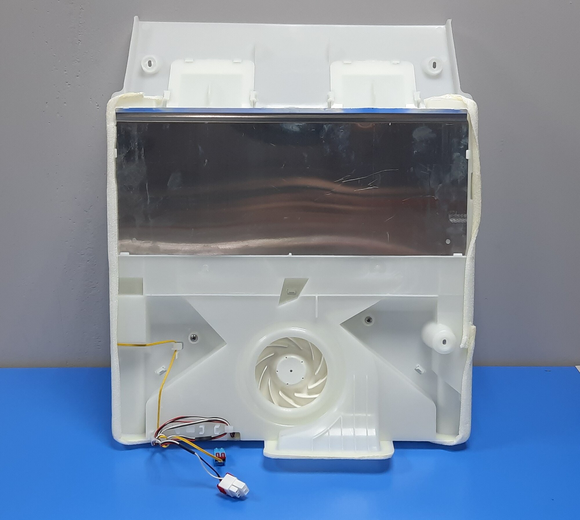 Панель возврата воздуха холодильника Samsung RB34C7B5E12