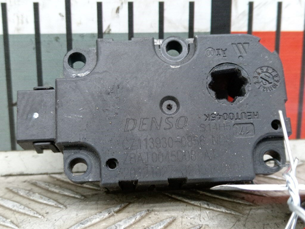 Сервопривод (электропривод моторчик привода) заслонки печки Audi A6 C7 4H0820511E арт. 2257717