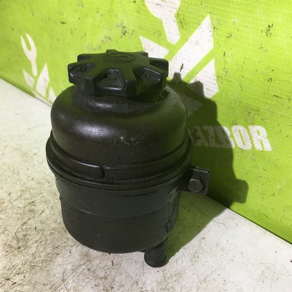 Бачок гидроусилителя BMW 3-серия E30 82-91