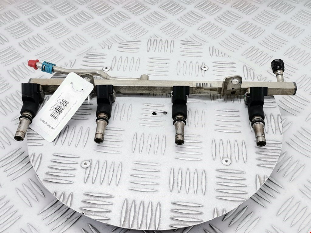 Форсунка бензиновая электрическая Opel Astra H 55559377 арт. 1910426