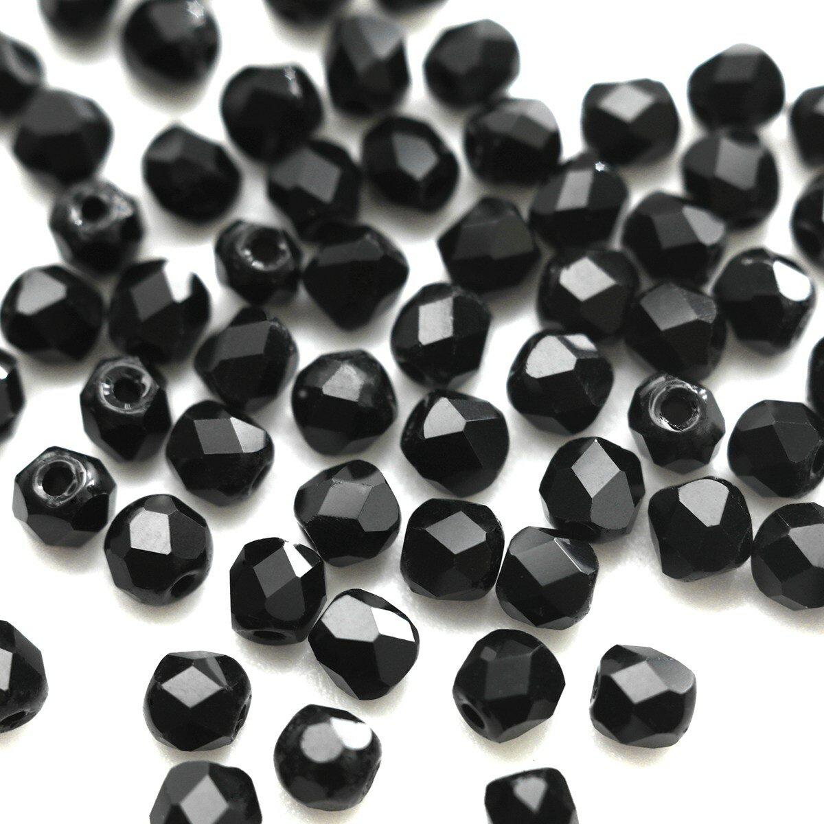 Бусины стеклянные бочонок ок. 80 шт, граненые 3x3 мм, цвет черный