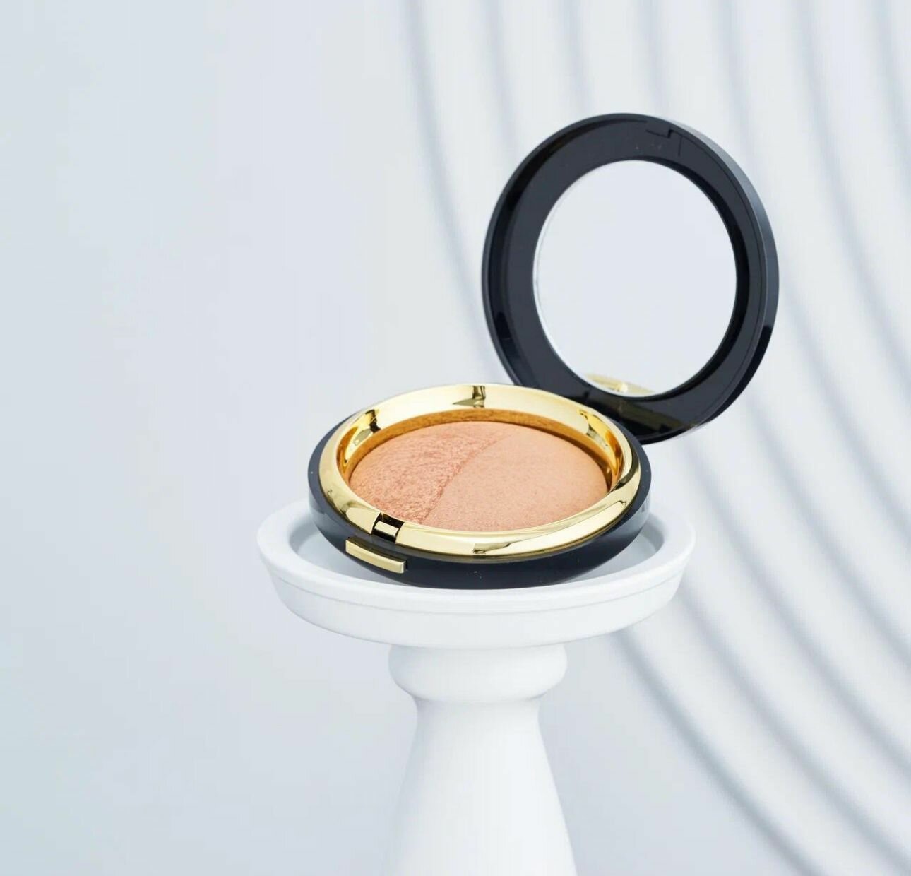 Etre Belle Shiny Bronzing Powder Хайлайтер/ Бронзатор для лица, цвет 477-02