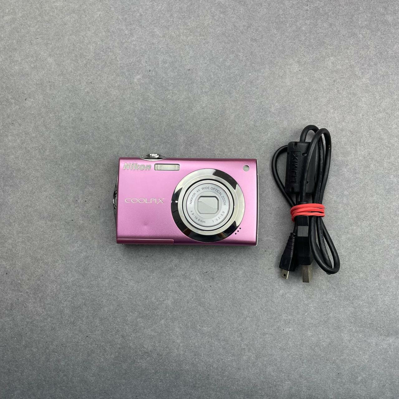 Цифровой компактный фотоаппарат Nikon Coolpix S4000 розовый