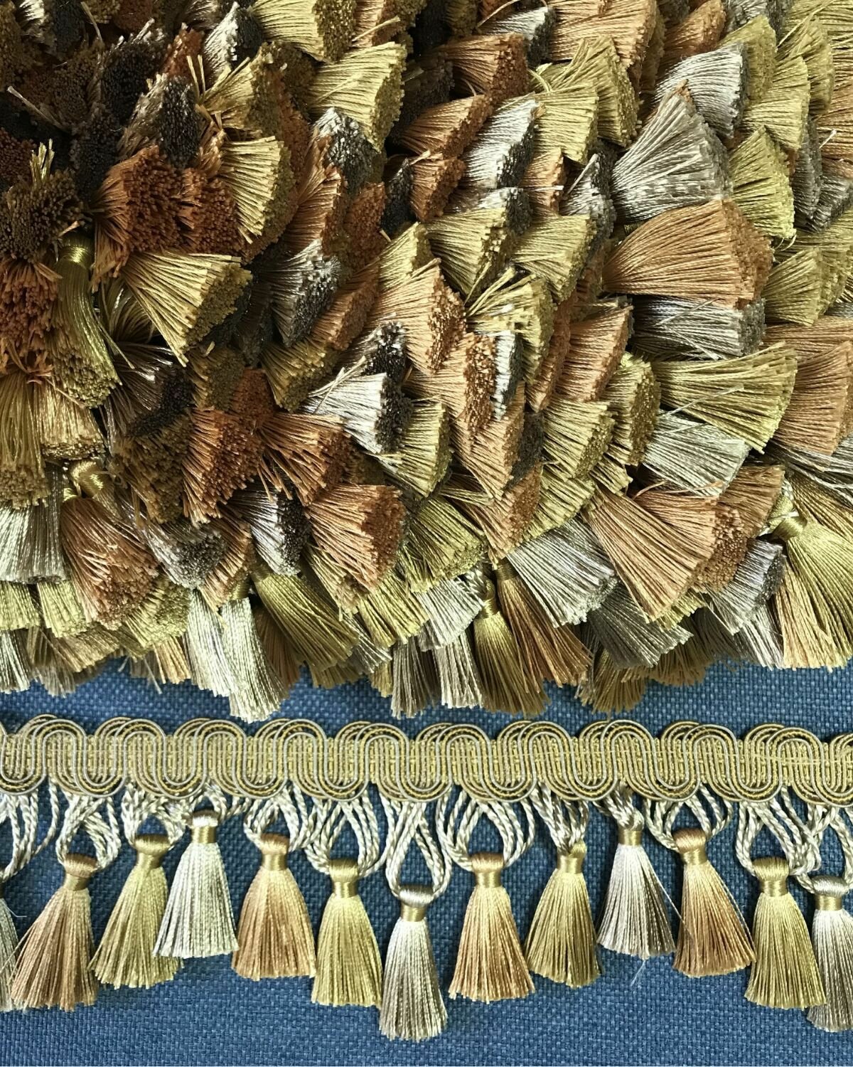 Бахрома для штор, покрывал/тесьма с кисточками для мебели, ширина 8 см, цв. св. коричневый/бежевый, длина 5 метров