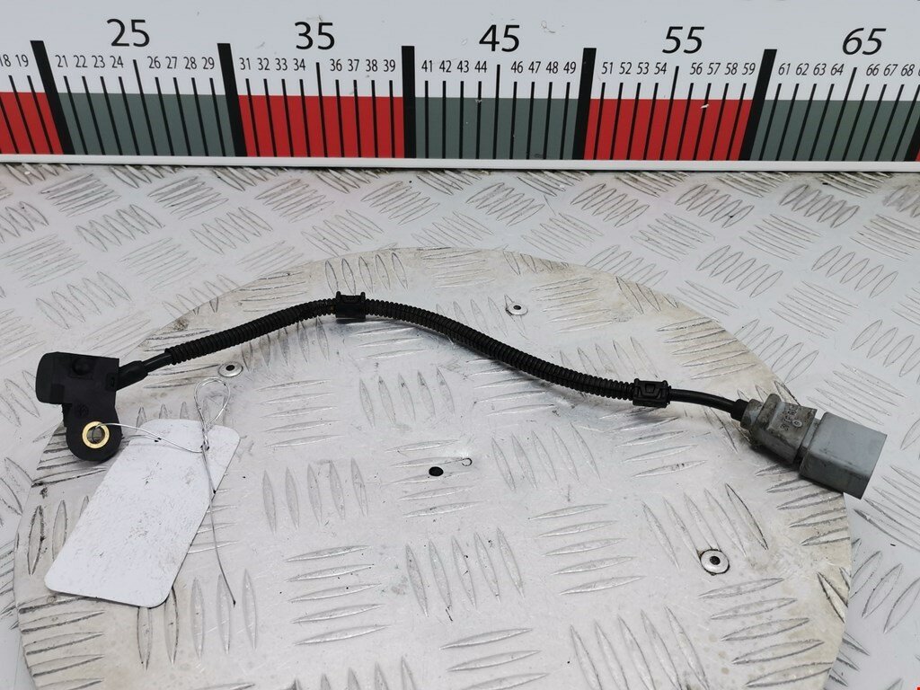 Датчик распредвала Volkswagen Scirocco 3 03L957147A арт. 2024219