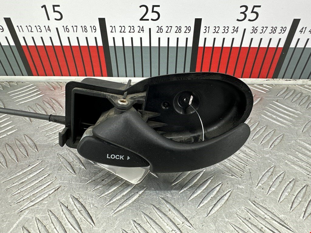 Ручка двери внутренняя задняя левая Ford Focus 1 XS41A22601AK арт. 2067753