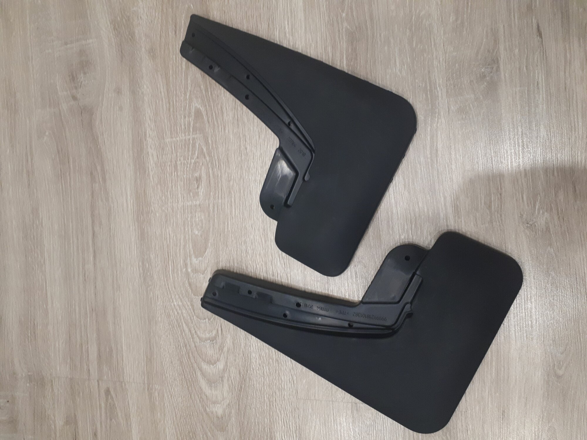 Лада Веста Кросс. Брызговики задние комплект