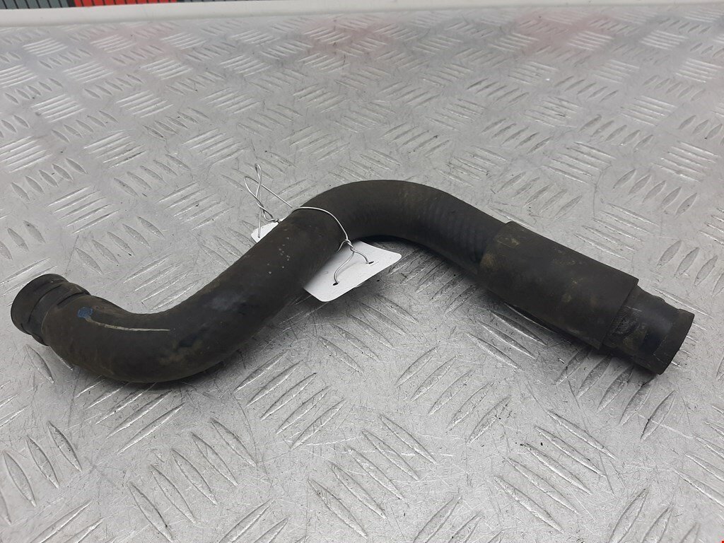 Патрубок охлаждения Mazda 323 BA арт. 2073463