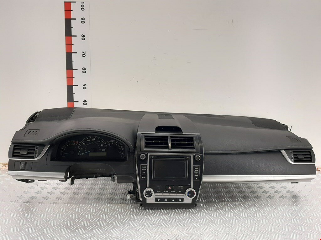 Торпедо (парприз панель приборов панель передняя) Toyota Camry (XV50) 5530106260 арт. 753444