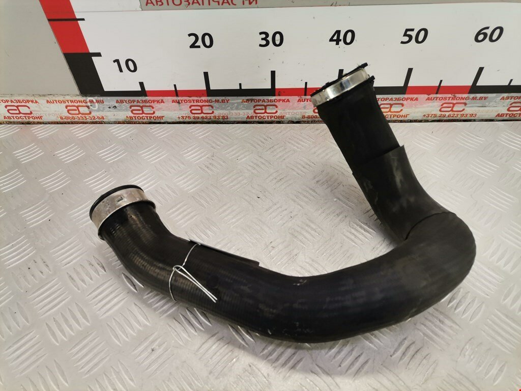 Патрубок интеркулера Volkswagen Passat 5 GP 4B0145737 арт. 1011576