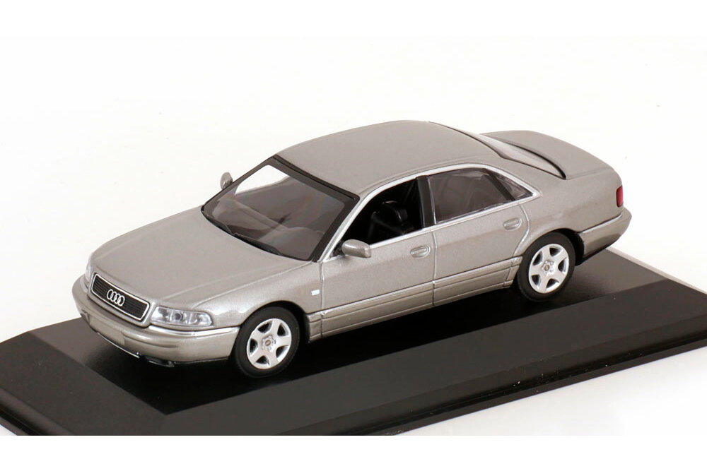 Модель коллекционная MAXICHAMPS Audi A8 1999 silver / ауди А8 серебристый