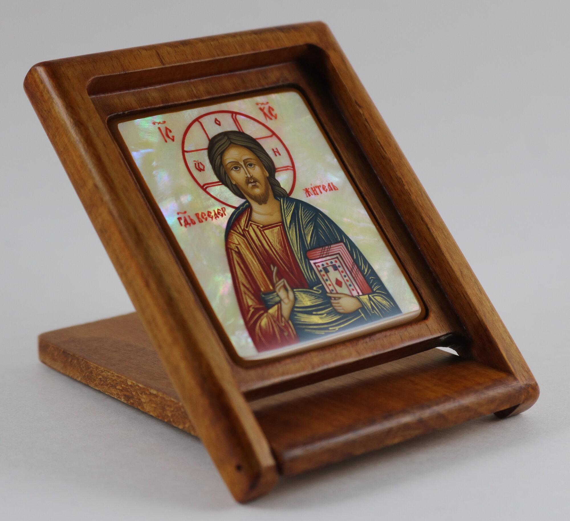 Рукописная икона складень "Спаситель (Господь Вседержитель)" на перламутре, 9*7 см