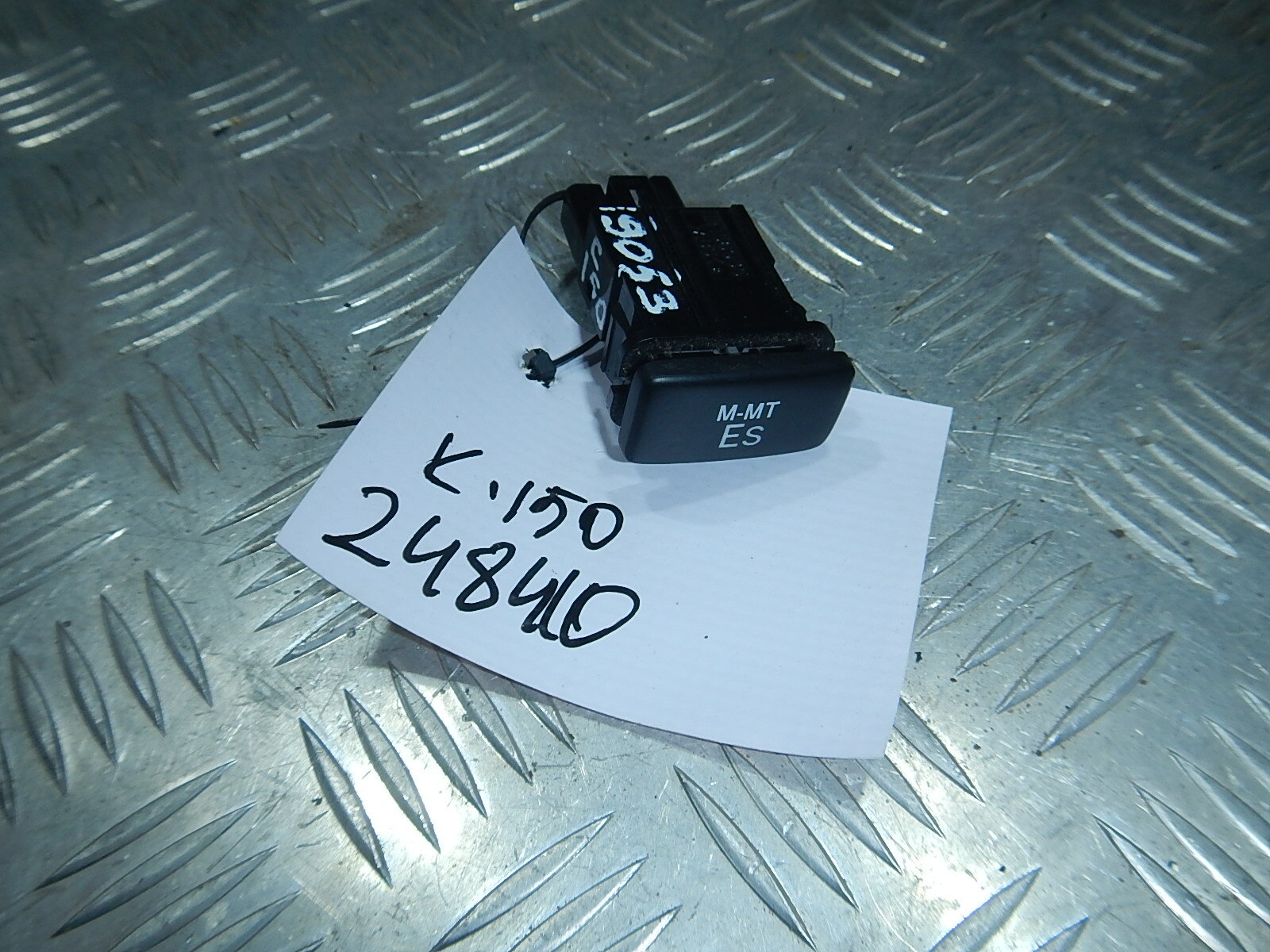 Б/У Кнопка, Toyota (Тойота)-COROLLA 150 (06-) TOYOTA COROLLA 150 (06-) 248410 TOYOTA арт. 8472012100