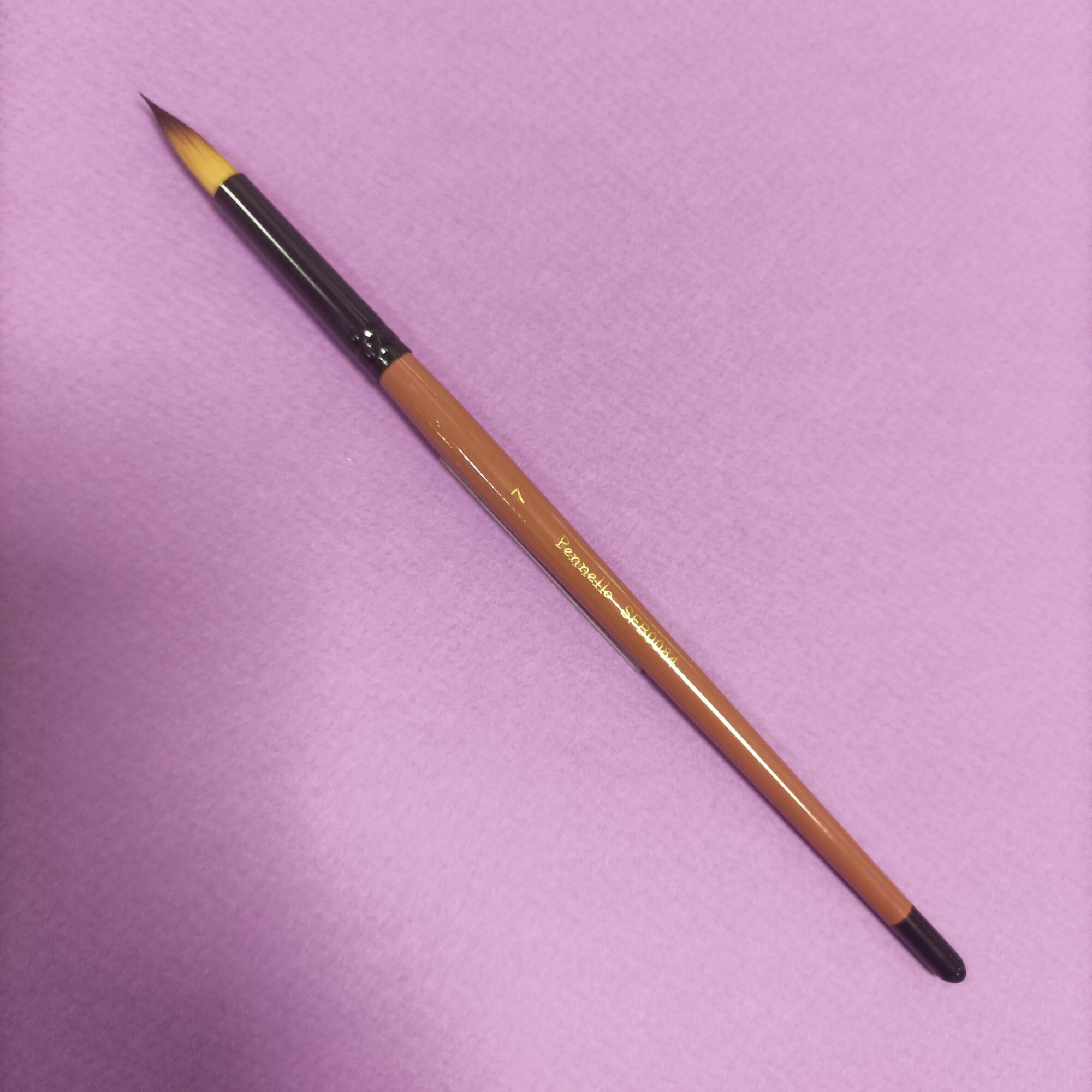 Кисть синтетика Pennelo круглая N 7 короткая ручка