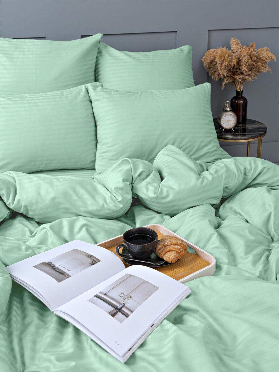 Постельное белье 2 спальное с евро простыней, наволочки 50х70, страйп полисатин