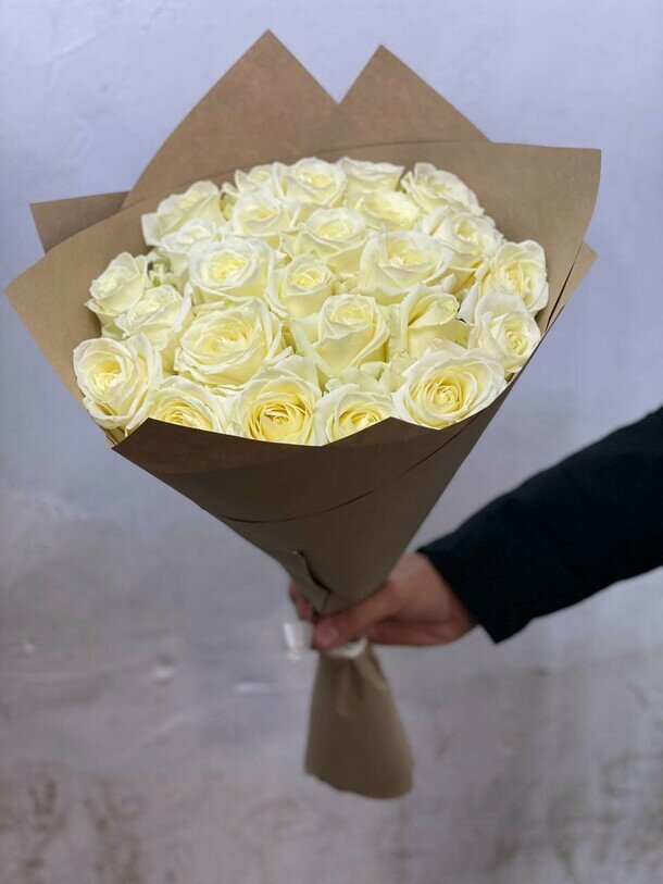 Букет Well Flowers "Классический", круглый, белая роза, 31 цветок, 50см, букет свежих цветов