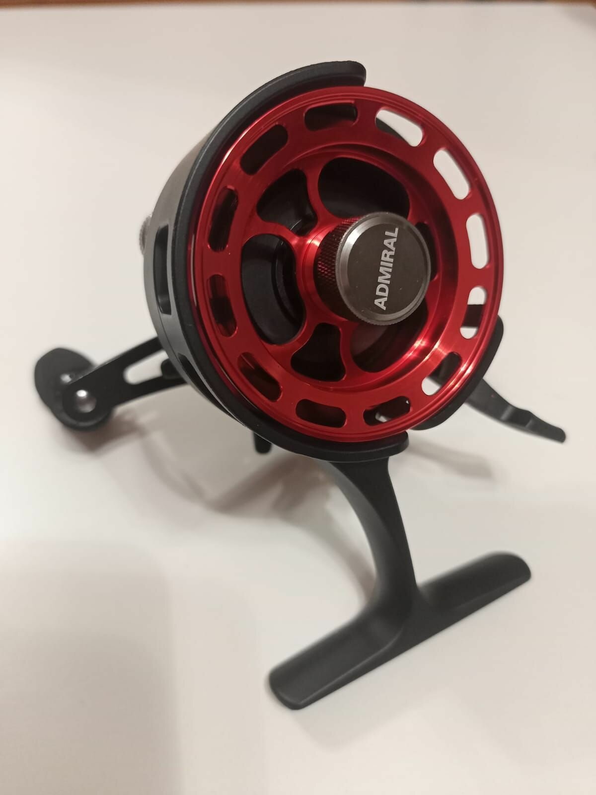 Катушка зимняя мультипликаторная Admiral frost Carbon