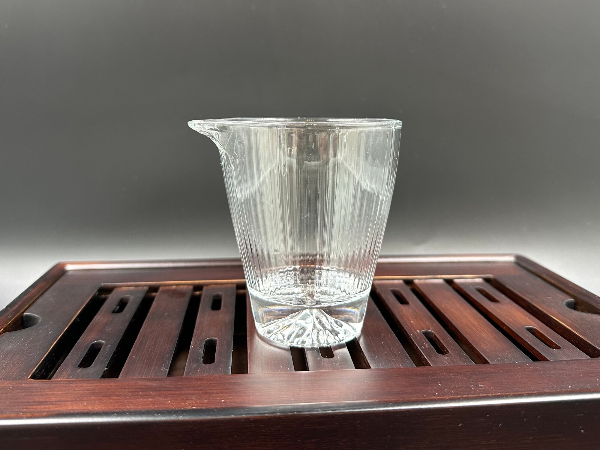 Чахай, сливник стеклянный для чайной церемонии "Горы", 150мл.