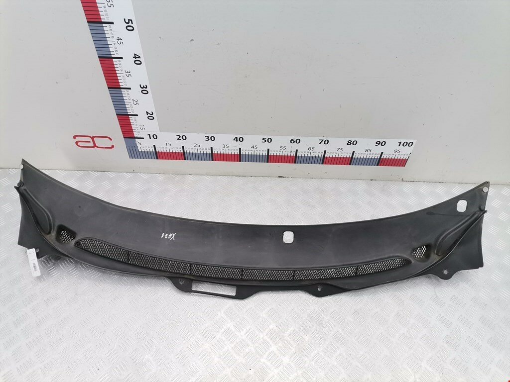 Дождевик (жабо) Volvo V70 2 30754345 арт. 1785466