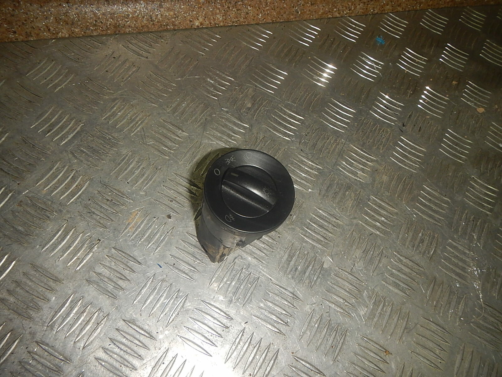 Б/У Переключатель света фар, Volkswagen (Фольксваген)-POLO (SED RUS) (11-) VOLKSWAGEN POLO (Sed RUS) (11-) Без видимых п...