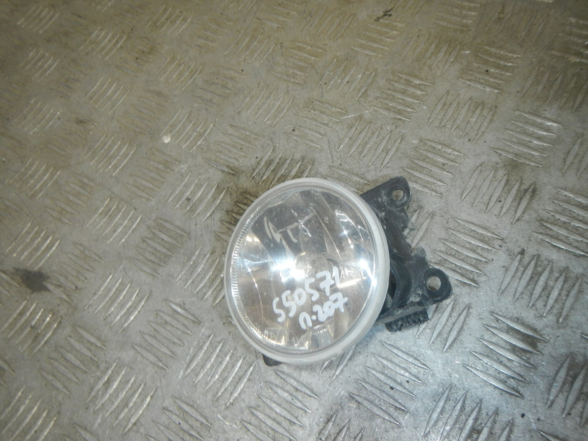 Б/У Фара противотуманная левая, Peugeot (Пежо)-207 (06-) PEUGEOT 207 (06-) Мелкие царапины. 550571 Peugeot-Citroen арт. ...