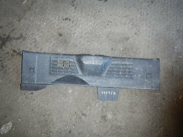 Б/У Накладка панели задка, Peugeot (Пежо)-307 PEUGEOT 307 (01-07) царапины 112367 Peugeot-Citroen арт. 8748T1