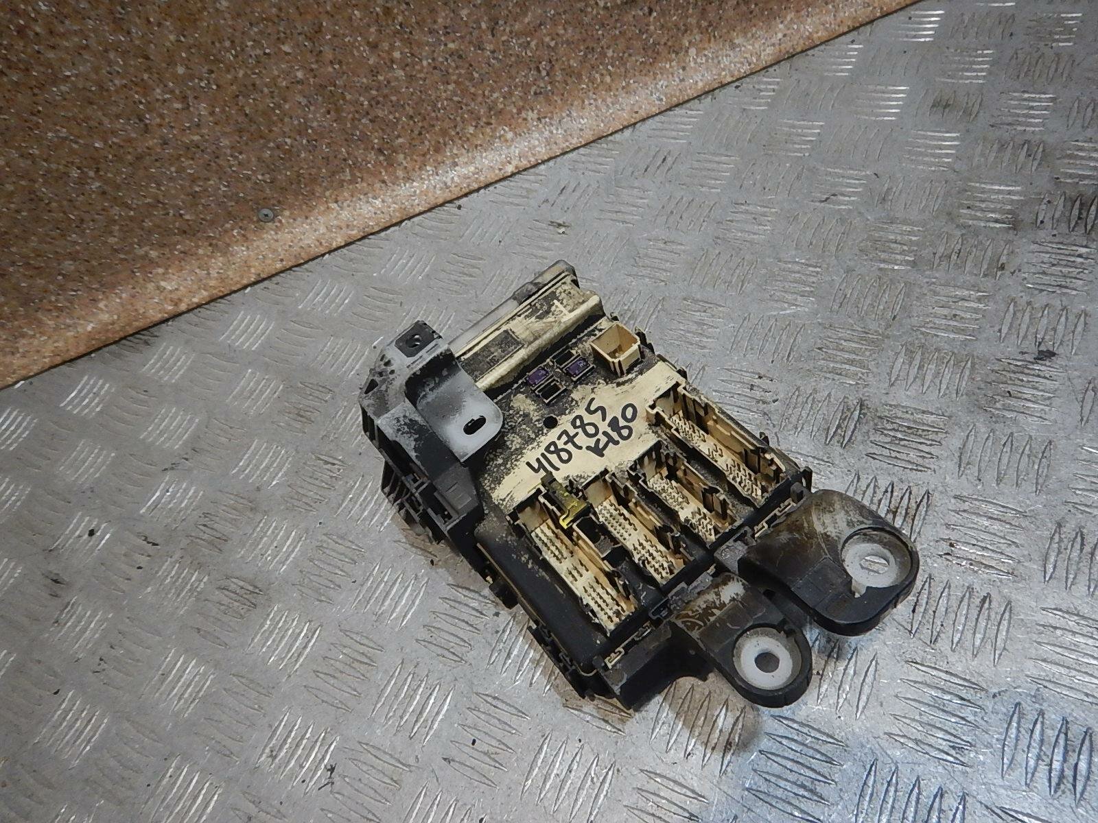 Б/У Блок предохранителей, Toyota (Тойота)-COROLLA 180 (13-) TOYOTA COROLLA 180 (13-) салонный В копоти. 418785 TOYOTA арт...