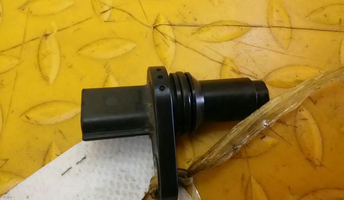 Датчик положения коленвала Juke (F15) Nissan 237311KT0A